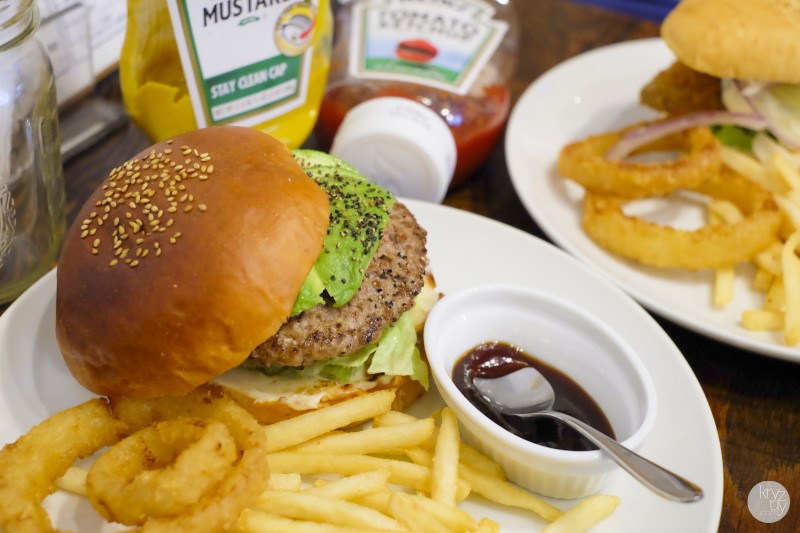 Fooding Around Osaka - Thirstythought